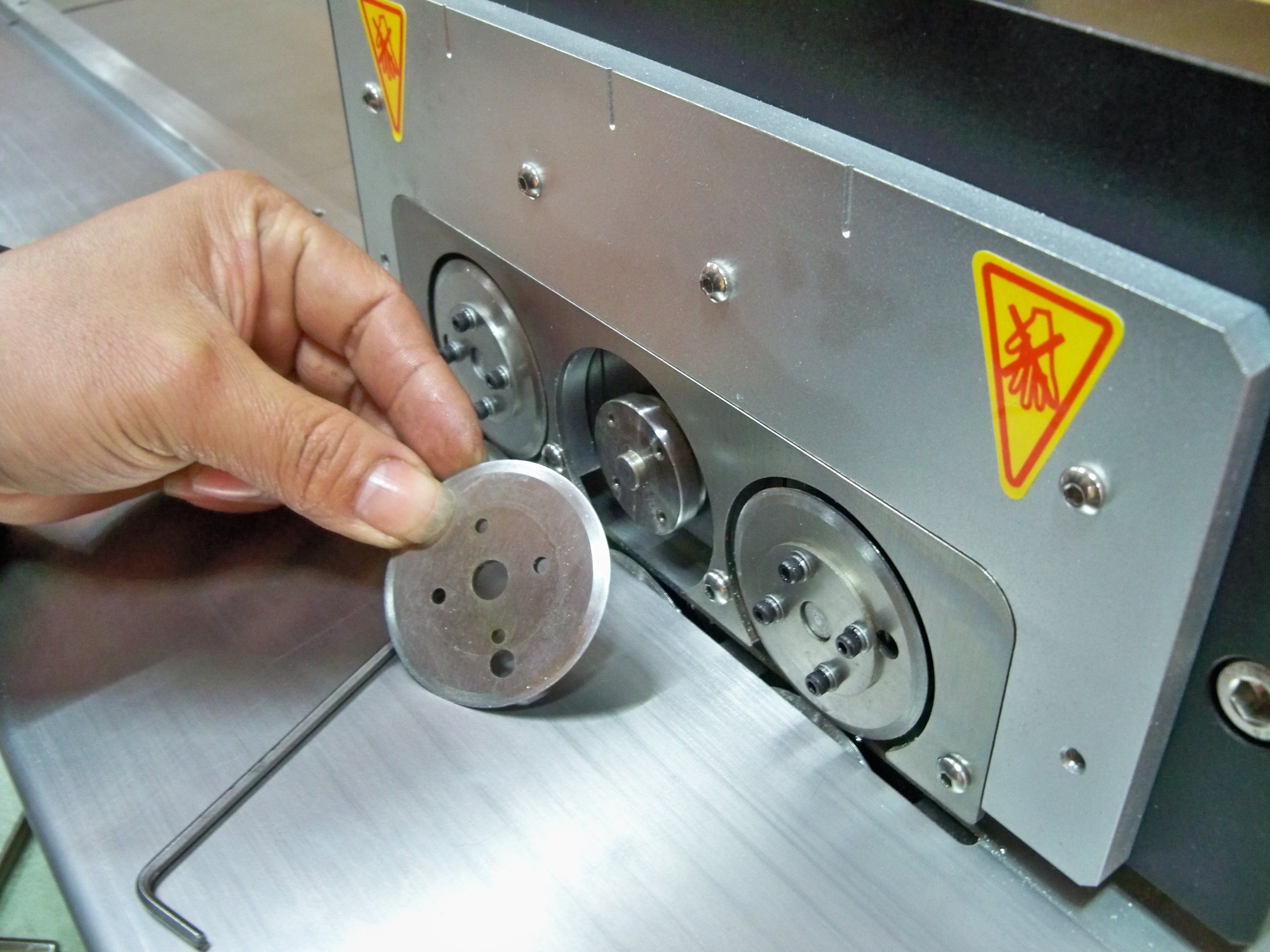 Pre-scoring PCB Separator Machine,2.4M Stainless Steel Platform